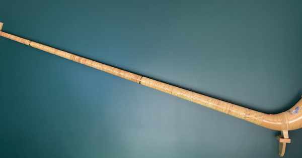 Stocker Swiss Alphorn | Trumpet Lessons Online - Purtle.com